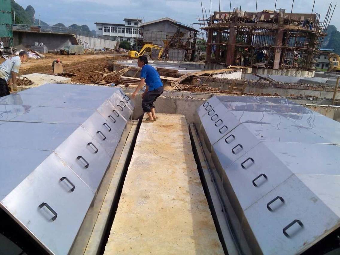 New design submerged fiber cloth disc filter / truntable fiber cloth ...